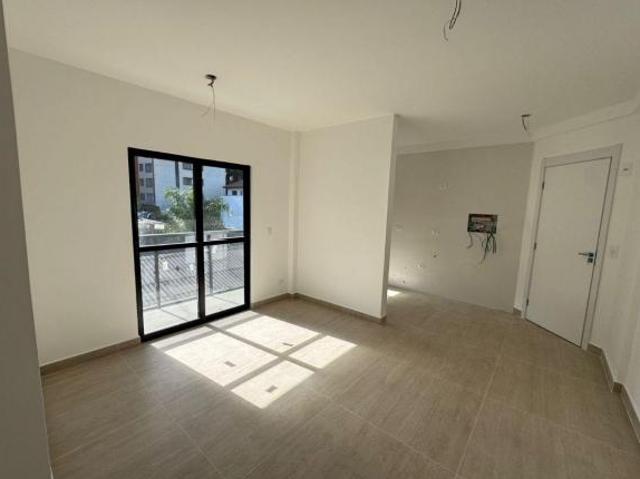 Apartamento à Venda 2 Quartos com suite na divisa do bairro Batel/agua verde