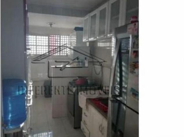 APARTAMENTO A VENDA 2 QUARTOS COM VAGA E SACADA ENG GOURLART