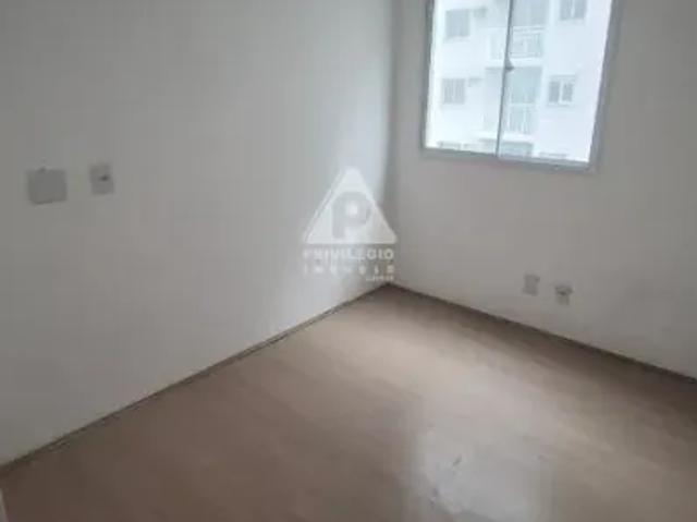 Apartamento 2 quartos 48m² no fundo com varanda – São Cristóvão, RJ
