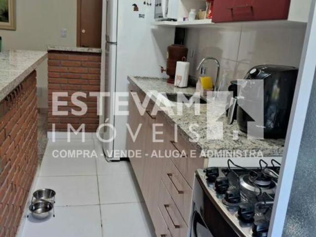 APARTAMENTO À VENDA