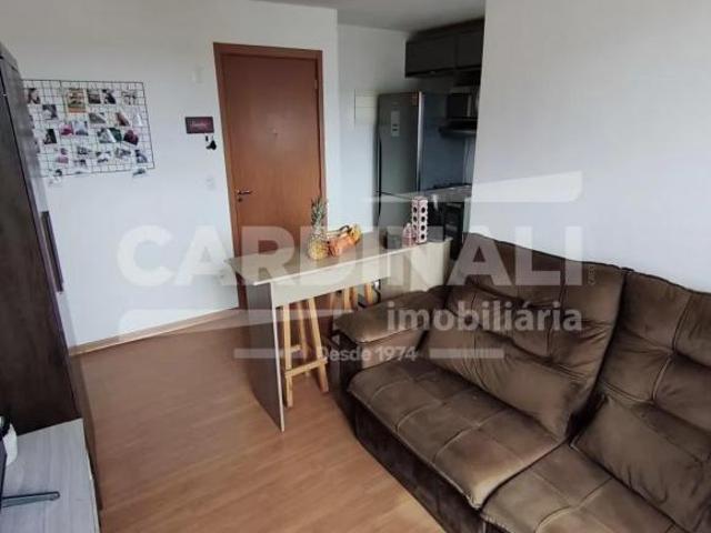 APARTAMENTO À VENDA