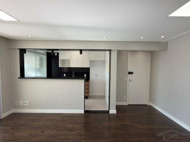 APARTAMENTO À VENDA 3 DORMITÓRIOS