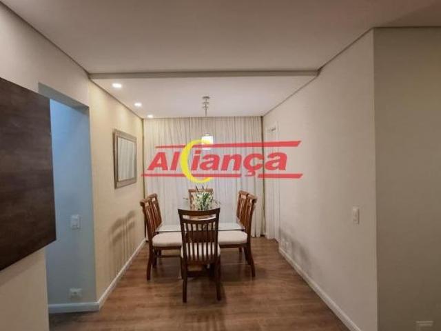 Apartamento à venda 3 dormitórios, semi mobiliado no Anel Viário