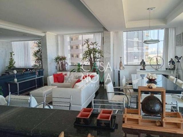 Apartamento à venda, 3 dormitórios sendo 1 suite, 187 metros quadrados José Menino Santos SP