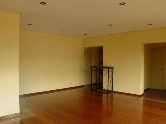 Apartamento à venda, 3 dormitorios, sendo uma suite, sala dois ambientes, cozinha, dependencia de em