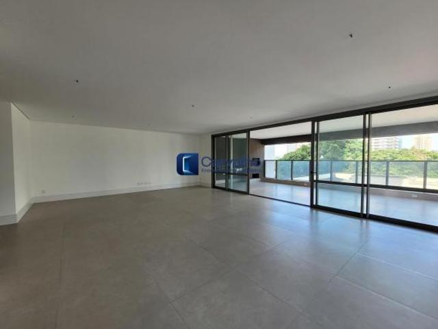 Apartamento à venda 3 suítes, 4 vagas, Le Reve, bairro Cambuí Campinas SP
