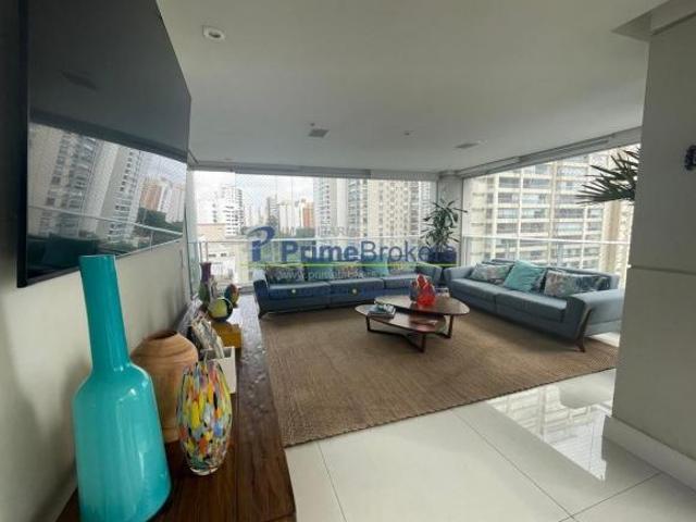Apartamento á venda 3 quartos, 4 banheiros e 5 vagas. Vila Mariana. São Paulo