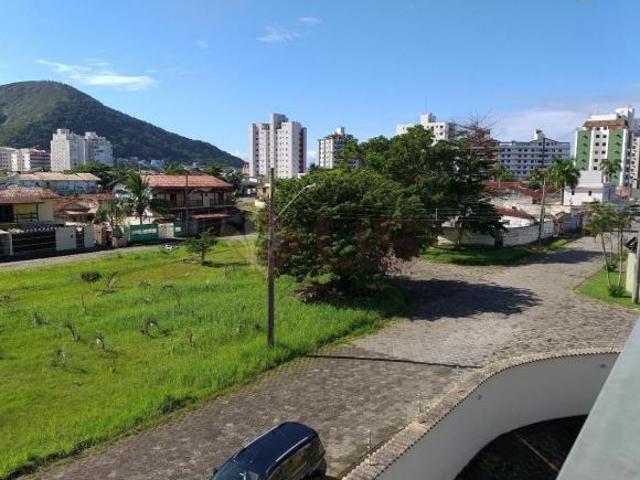 Apartamento à Venda em Martim de Sá com 3 Quartos 2 Quadras da Praia