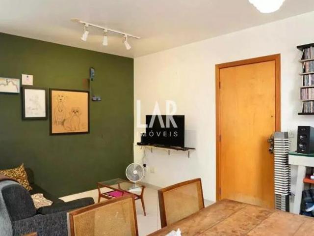 Apartamento à venda, 3 quartos, 1 suíte, 1 vaga, Sagrada Família Belo Horizonte/MG