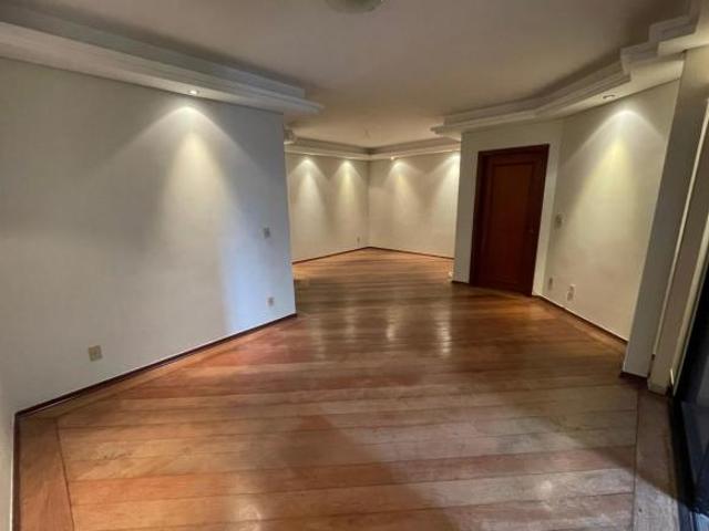 Apartamento à venda 3 Quartos, 1 Suite, 2 Vagas, 187M², Centro, Taubaté SP | Condomínio Village Re