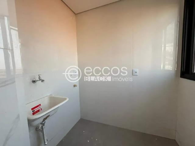 Apartamento à venda, 3 quartos, 1 suíte, 2 vagas, Novo Mundo Uberlândia/MG