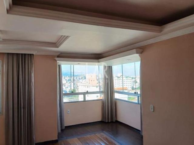 Apartamento à venda, 3 quartos, 1 suíte, 2 vagas, Sagrada Família Belo Horizonte/MG