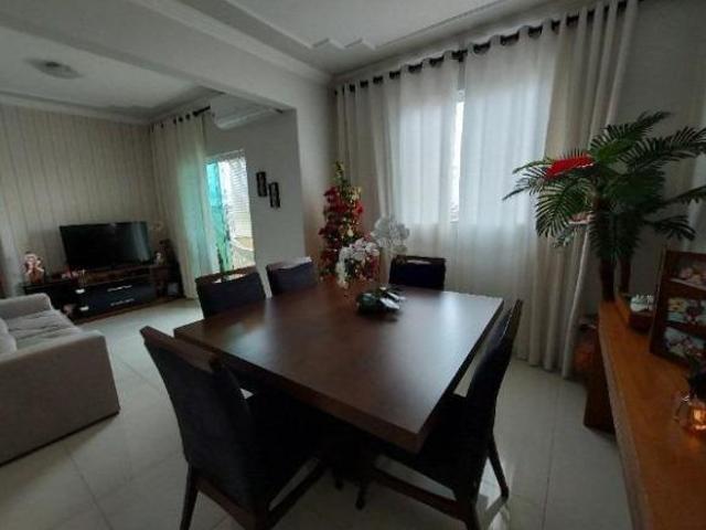 Apartamento à venda, 3 quartos, 1 suíte, 2 vagas, Santa Mônica Uberlândia/MG