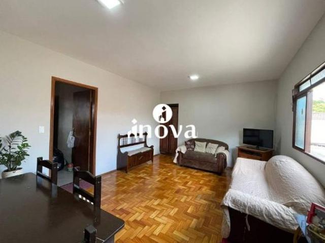 Apartamento à venda, 3 quartos, 1 vaga, Boa Vista Uberaba/MG