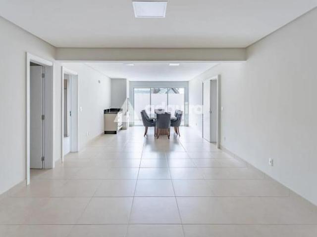 Apartamento à venda 3 Quartos, 3 Suites, 2 Vagas, 310M², Centro, Ponta Grossa PR