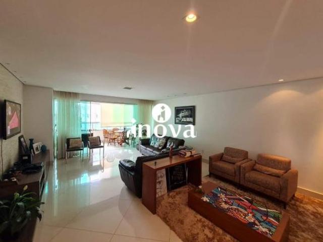 Apartamento à venda, 3 quartos, 3 suítes, 3 vagas, Santa Maria Uberaba/MG