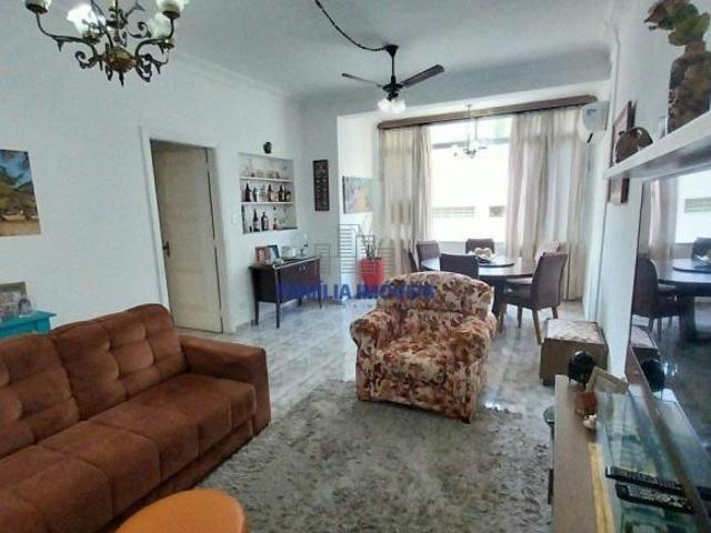 Apartamento à venda 3 quartos a 2 quadras da praia em Santos Boqueirão