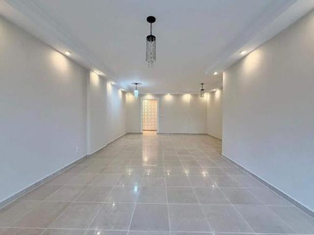 Apartamento á venda 3 quartos no Embaré
