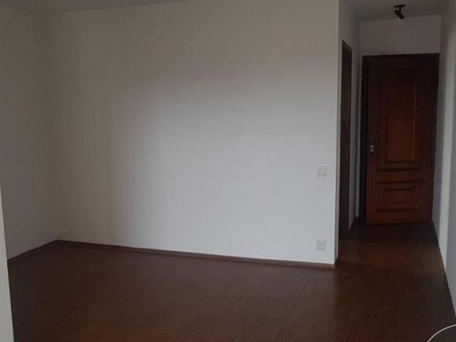 Apartamento à Venda, 3 Quartos, Prédio Único, c/ Depósito e Estac. de Visitantes