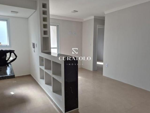 Apartamento à venda 47 m², 2 quartos, varanda e vaga na Vila Curuça, Santo André