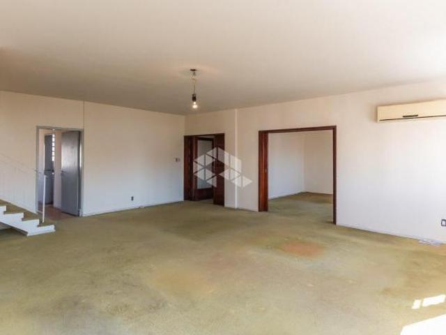 Apartamento à venda, 4 dormitórios, 1 vaga de garagem e elevador no bairro Floresta Porto Alegre/R