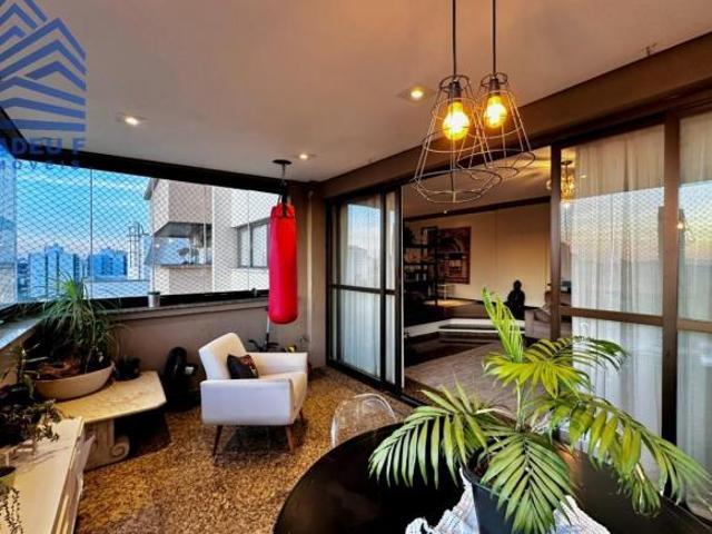 Apartamento à venda, 4 dorms, 2 suítes, 3 vagas na Vila Alexandria