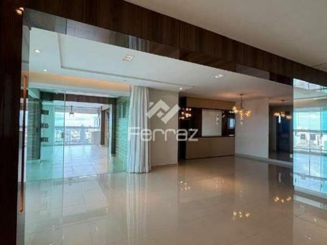 Apartamento/COBERTURA à venda Centro de Uberlândia com 4 suítes, 4 vagas e lazer completo