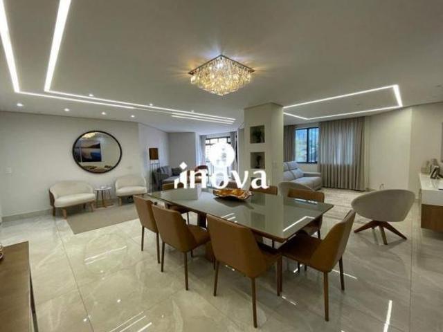 Apartamento à venda, 4 quartos, 4 suítes, 2 vagas, Centro Uberaba/MG