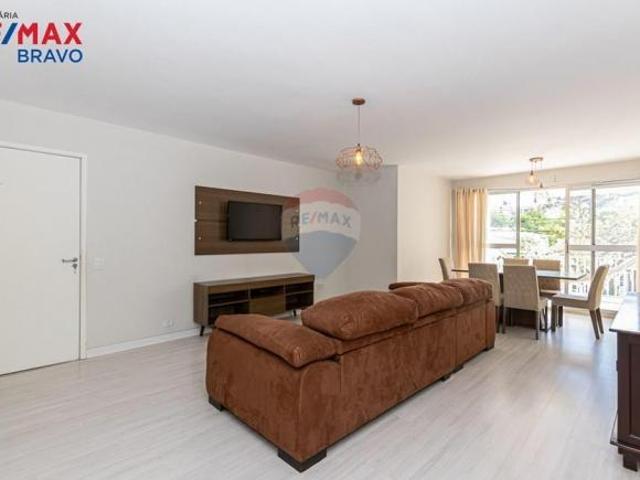 Apartamento à venda, 4 quartos 1 suíte, 1 vaga de garagem, no bairro Centro Cívico