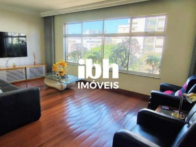 Apartamento à venda, 4 quartos, 2 suítes, 214m² e 3 vagas Funcionários