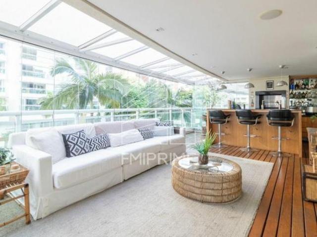 APARTAMENTO À VENDA, 4 QUARTOS 3 SUITES 213 M2 NA VILA ROMANA.