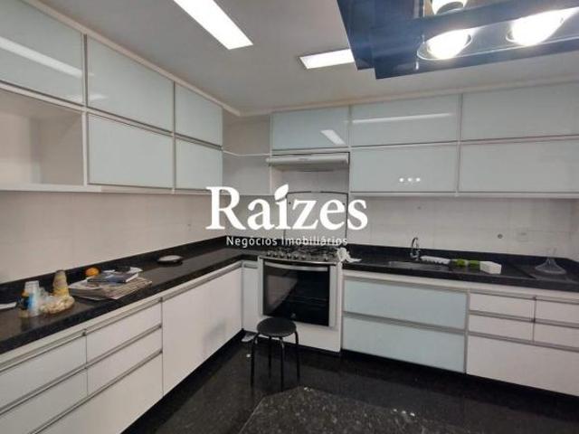 Apartamento à venda 4 quartos sendo 1 suíte no Santa Mônica com 134,70 m², 2 varandas e 2 vagas