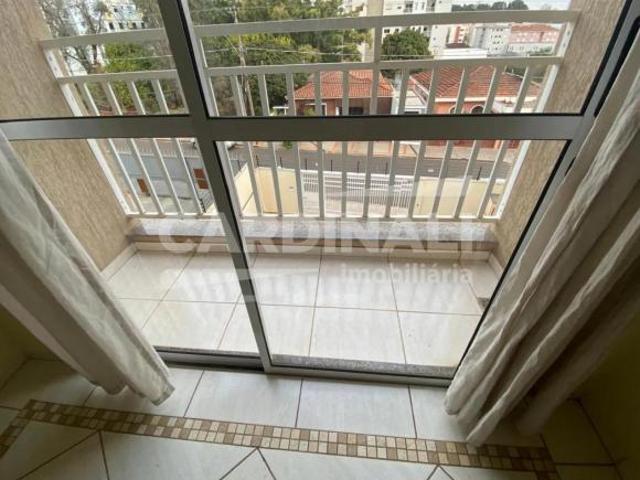 APARTAMENTO À VENDA
