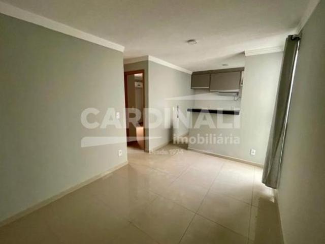 APARTAMENTO À VENDA