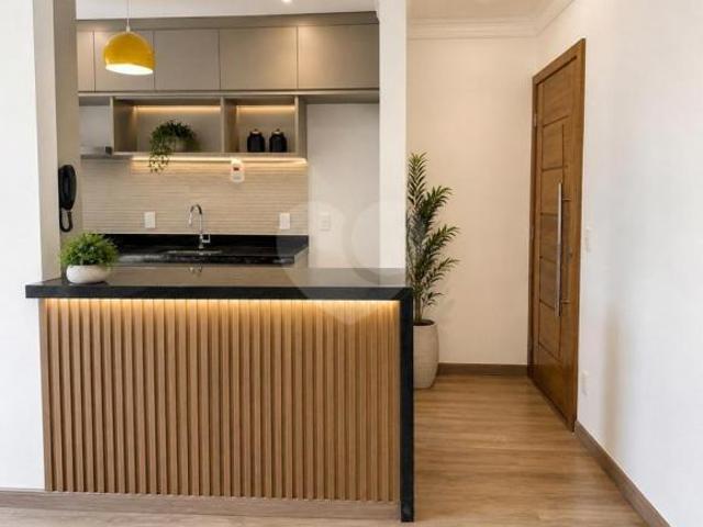 APARTAMENTO À VENDA ?51 m², 2 QUARTOS, COZINHA EM CONCEITO ABERTO, SALA COM VARANDA, 1 VAGA BAIRRO