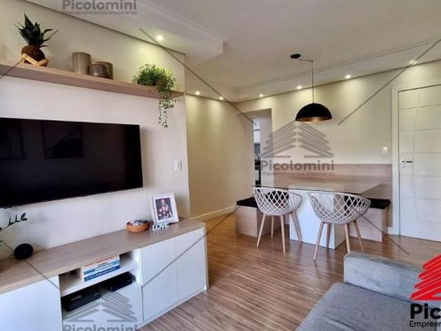 Apartamento à venda,68 m², Tatuapé,03 quartos, 01 banheiro social, sala 2 ambientes, sacada,lavabo