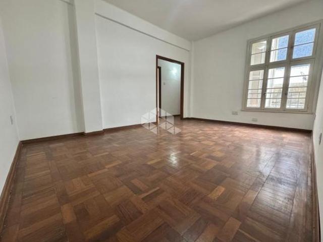 Apartamento à venda, 84m² privativos, 3 quartos, elevador, ensolarado, centro de