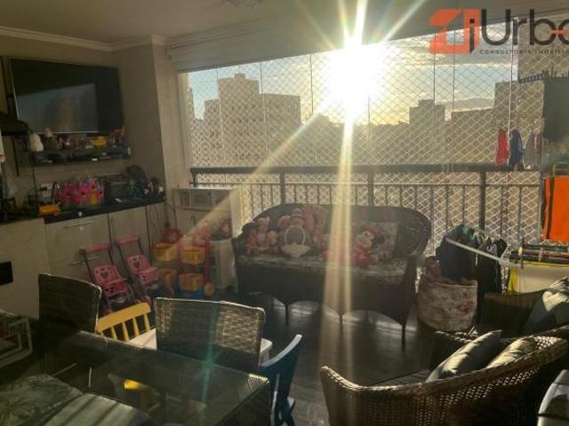 Apartamento à venda 94m², 2 vagas próximo ao Terminal Lapa