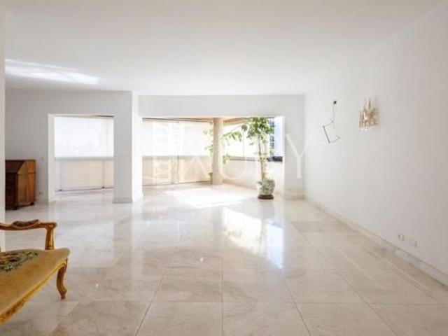 Apartamento à Vendacom 230 m², 1 suíte, 3 vagas