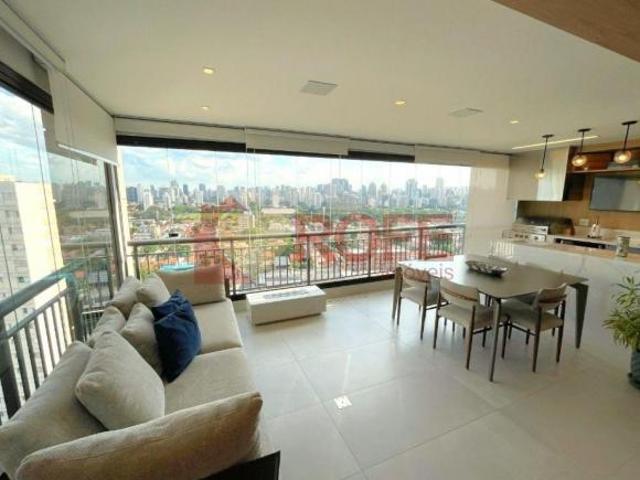 Apartamento a vende de 135m2, 3 Suites com 3 Vagas determinadas, Lazer Completo, Vila Olímpia