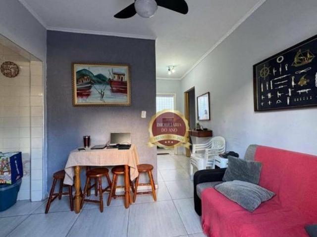 Apartamento á 100 metros da praia, 1 dormitório amplo, sala com sacada, condomínio com espaço gourme