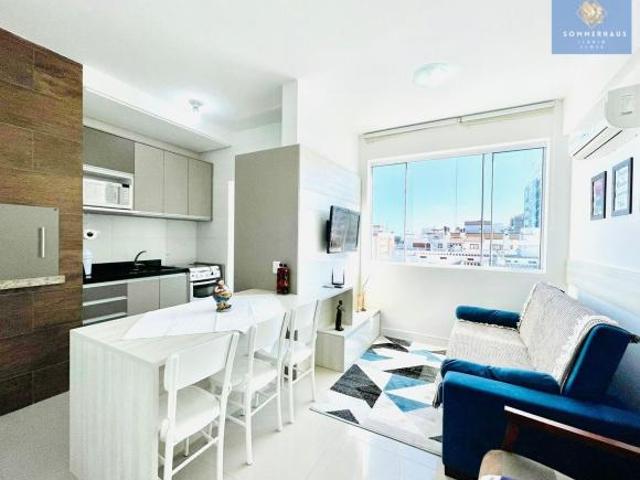 Apartamento a 1 quadra do mar