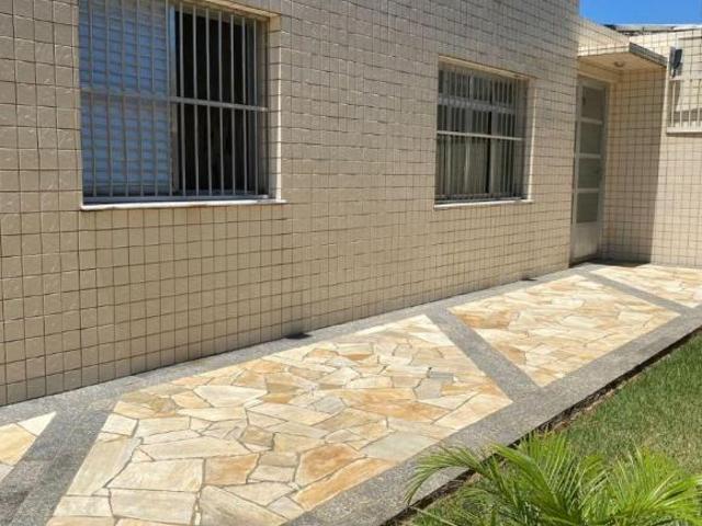 Apartamento à 250m do mar com 3 quartos em Peruíbe
