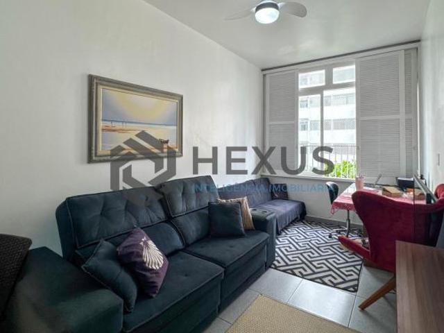 Apartamento a 50m da Praia das Pitangueiras, Guaruja