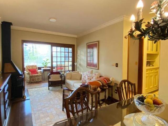 APARTAMENTO A 5 MINUTOS DA RUA COBERTA EM GRAMADO!