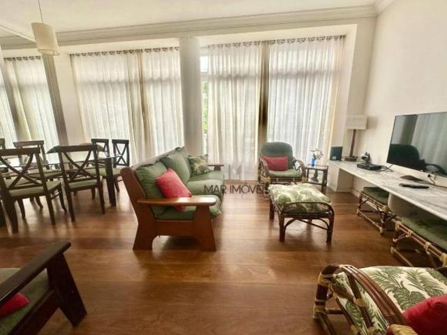 Apartamento a 60 metros da praia das Pitangueiras no Guarujá!