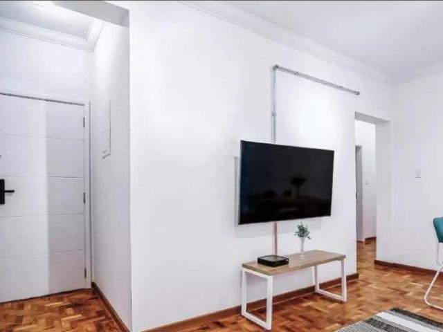 Apartamento Aconchegante próximo a Estação Fradique Coutinho com 121m²!