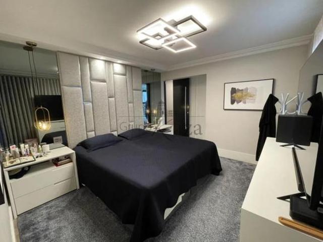 Apartamento Aclimação 4 Dormitórios 247m²