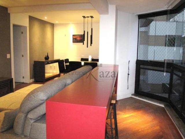 Apartamento Aclimação 3 Dormitórios 177m²