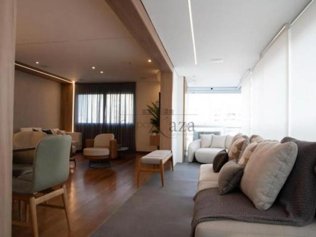 Apartamento Aclimação 3 Dormitórios 234m²
